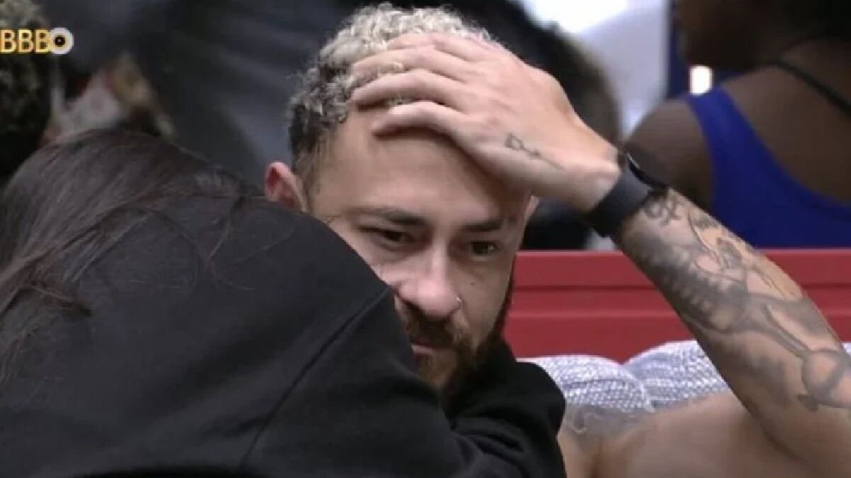 Tadeu Schmidt perde paciência com Fred e dá bronca ao vivo; veja Tadeu Schmidt perde paciência com Fred e dá bronca ao vivo; veja