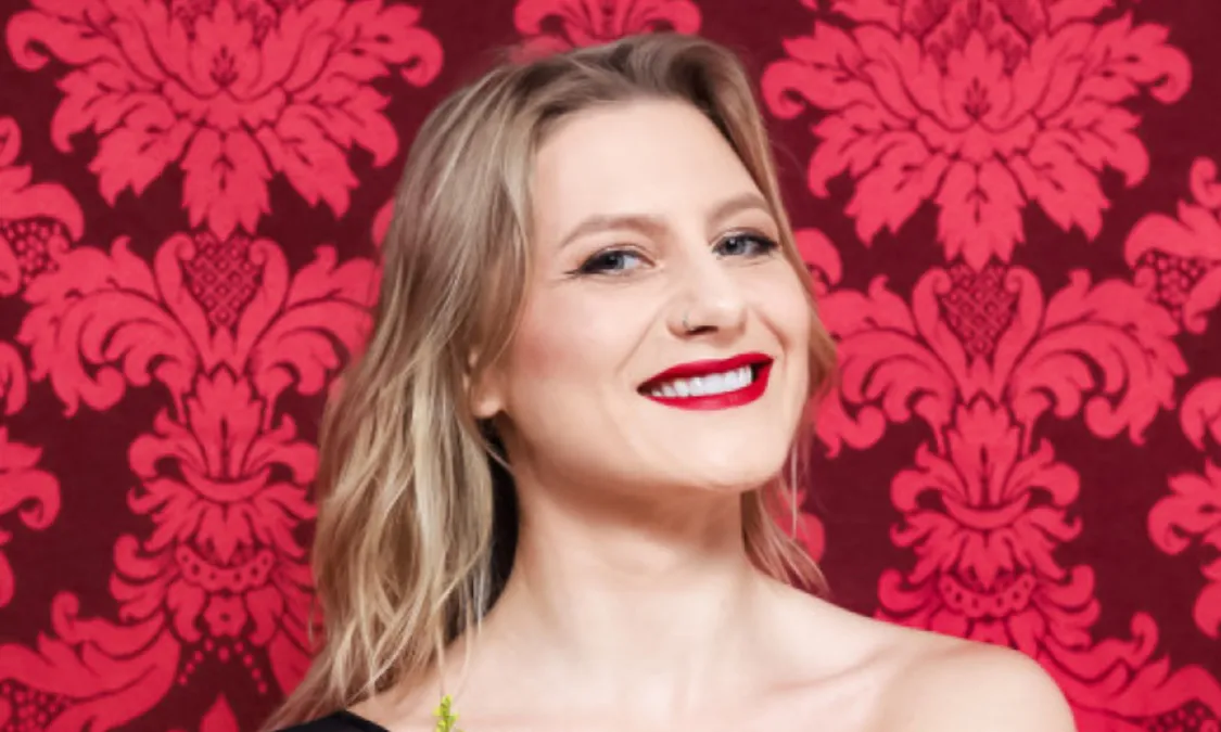 Comediante alemã chega à Salvador com show inusitado; confira