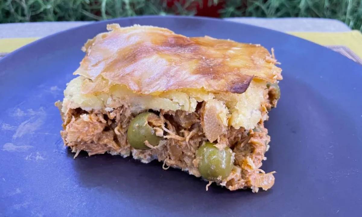 Aprenda a fazer um empadão de frango em apenas 1h