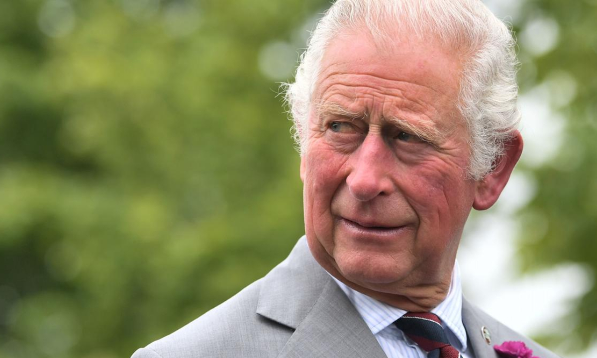 Ameixas no café e urso de pelúcia: veja manias de Rei Charles III