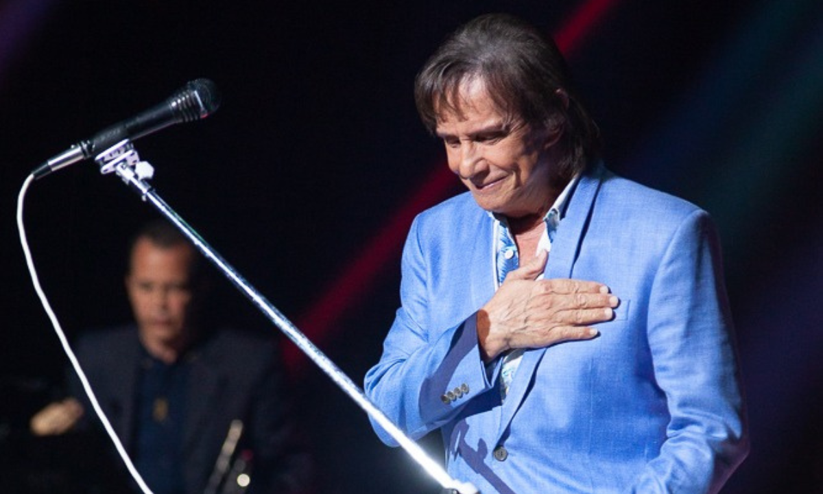 Roberto Carlos apresenta música inédita em show de 82 anos