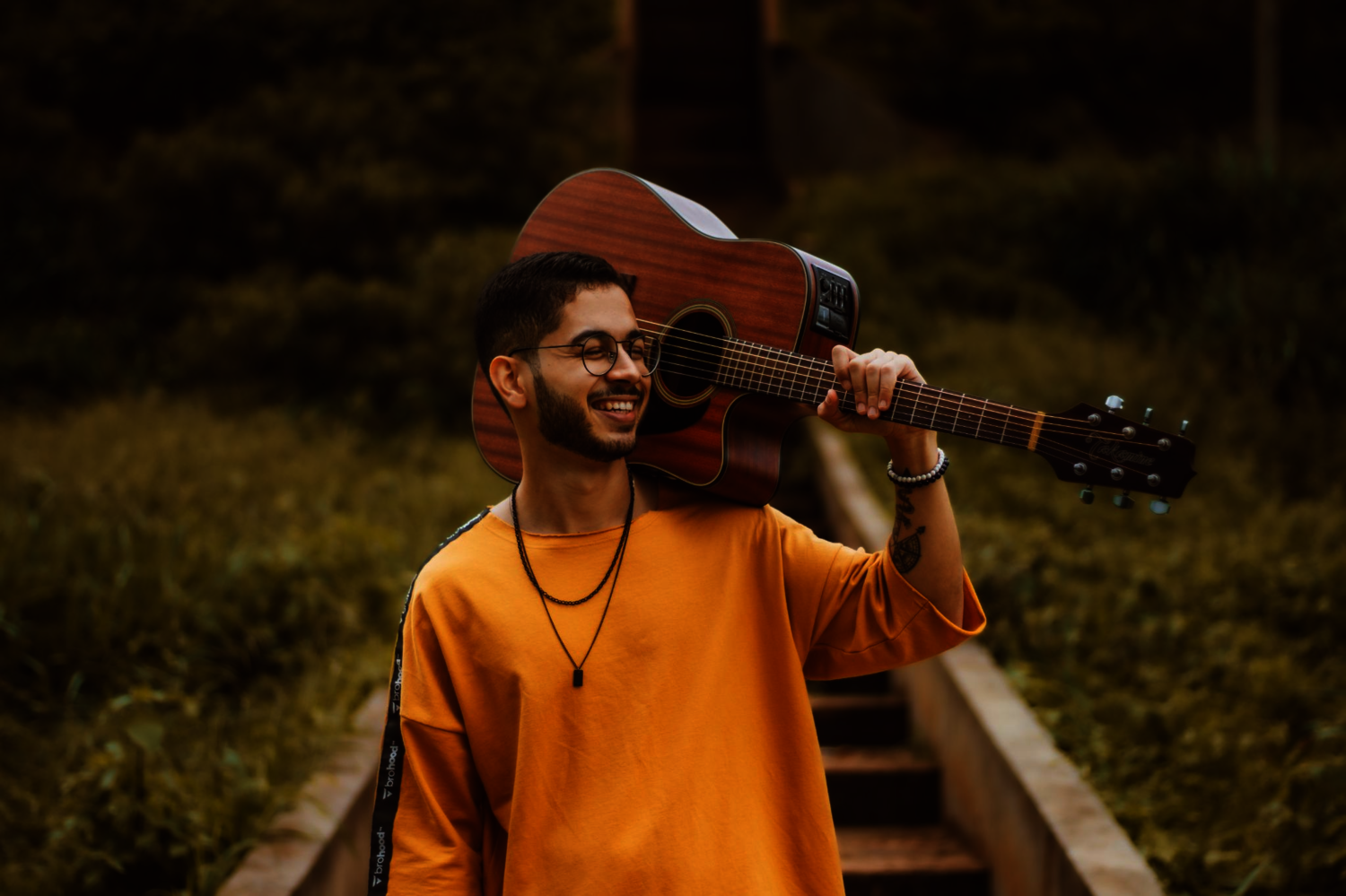 Cantor e compositor Nathan Carvalho lança novo single