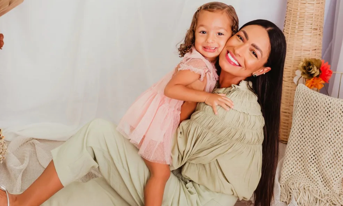 Baiana suspeita de volta de câncer no ovário e descobre gravidez