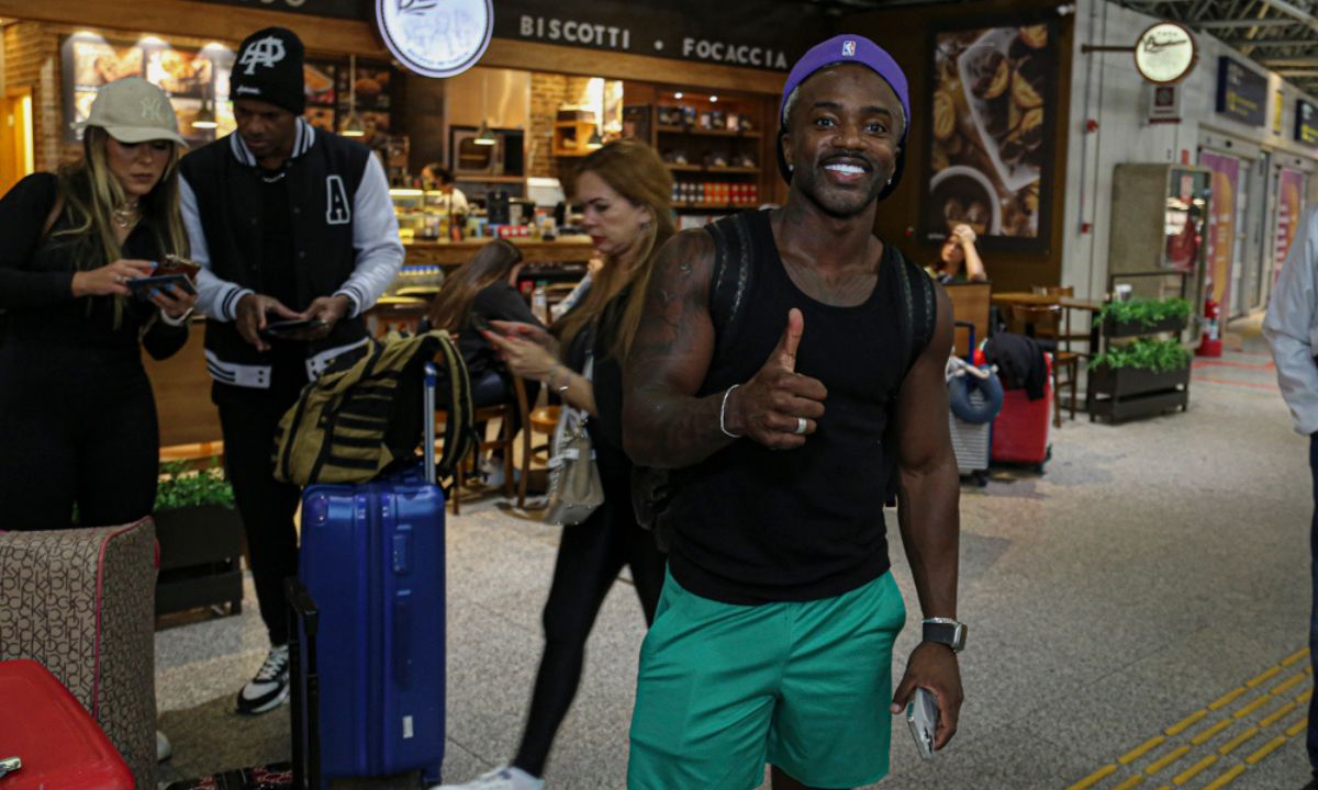 Influenciador Negrete comemora aniversário com viagem para o Caribe