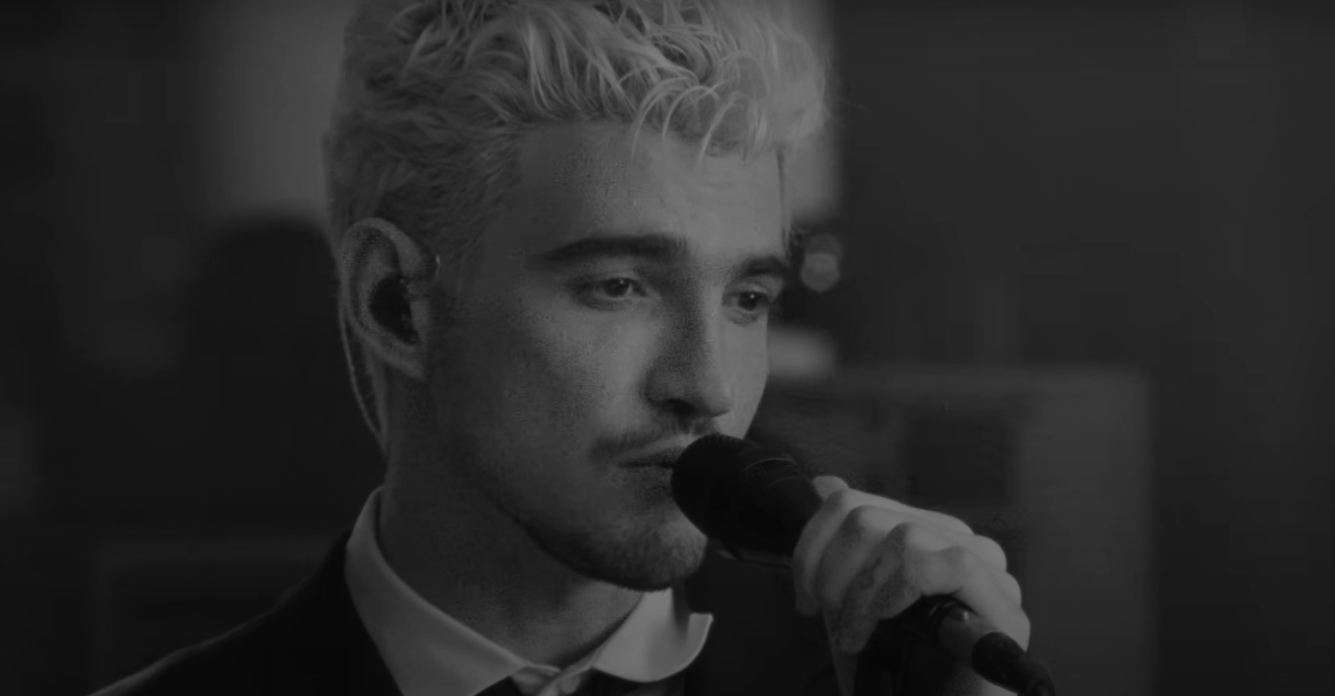 Jão lança performance ao vivo de 'Julho', faixa do álbum 'SUPER'