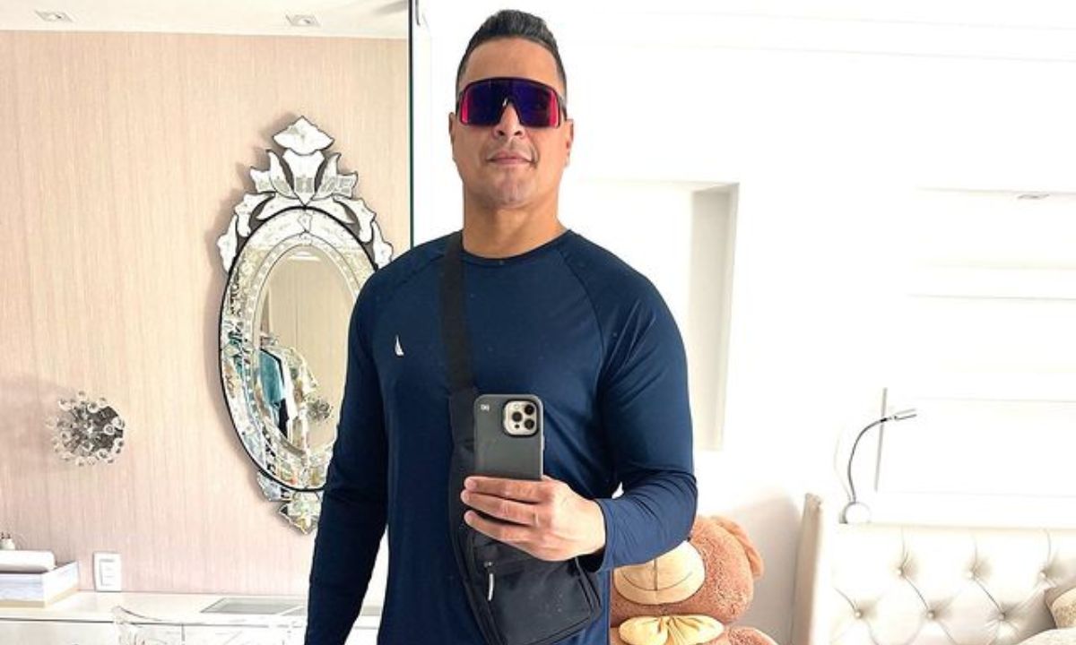 Xanddy posa de sunga e volume chama atenção: 'Grande zoom'