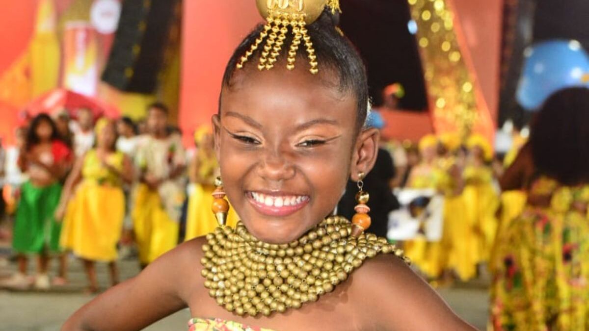 Malê Debalê desfila no circuito Dodô nesta terça (13); veja fotos