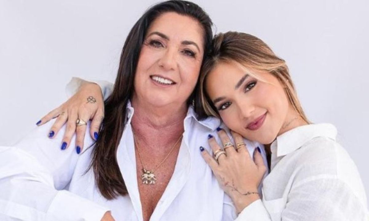 Mãe de Virginia diz ser demissexual e famosa reage: 'Não sabia'