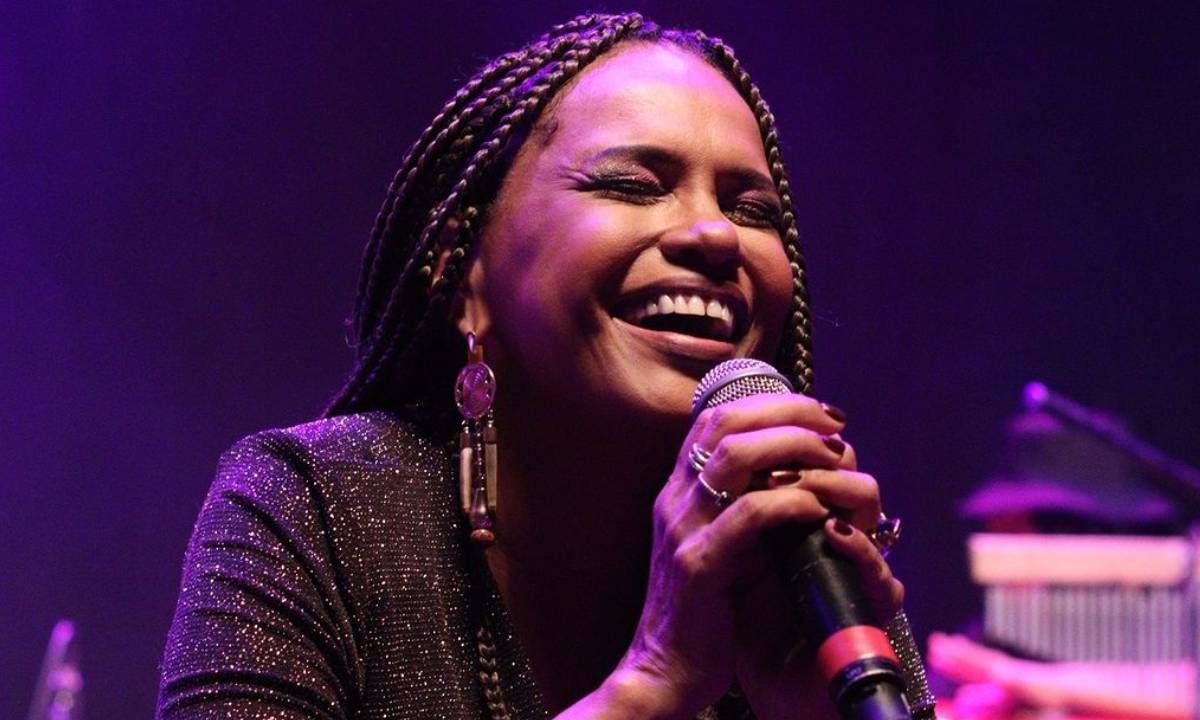 Teresa Cristina celebra 25 anos de carreira: 'O samba está muito vivo'