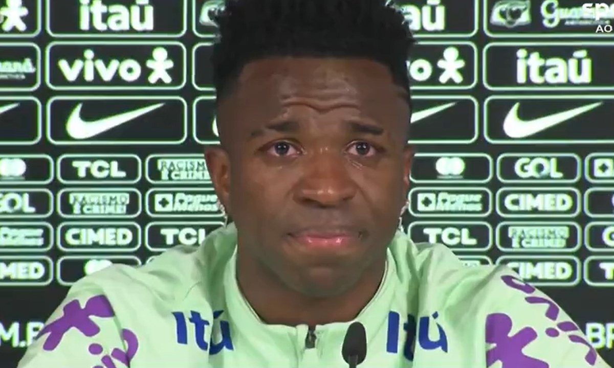 Vini Jr chora ao lembrar ataques racistas: 'Menos vontade de jogar'