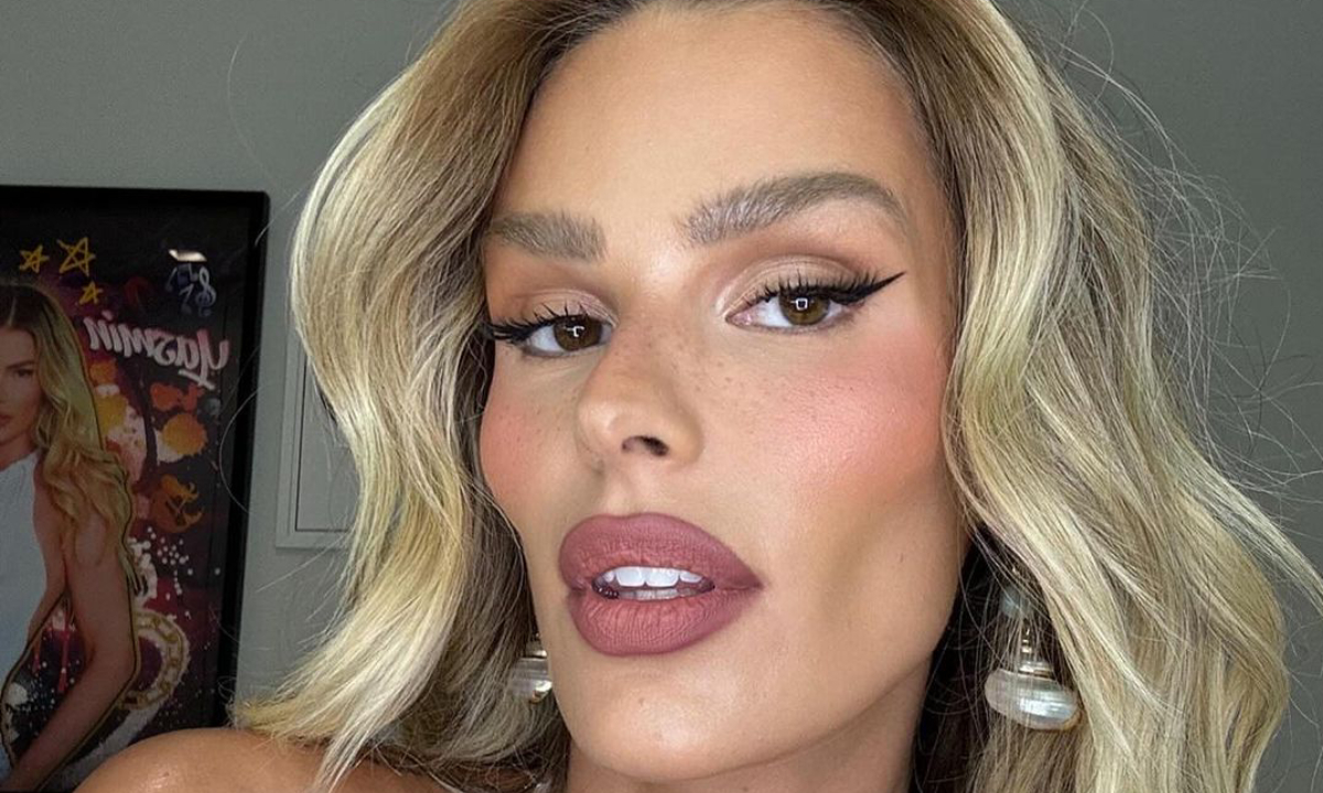 Yasmin Brunet reage após ser detonada por seguidora