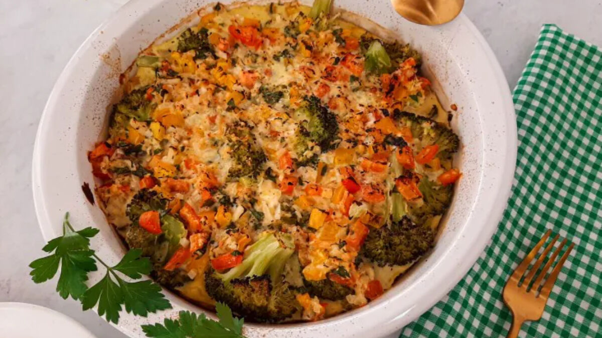 Almoço fit: aprenda como fazer brócolis gratinado em 40 minutos