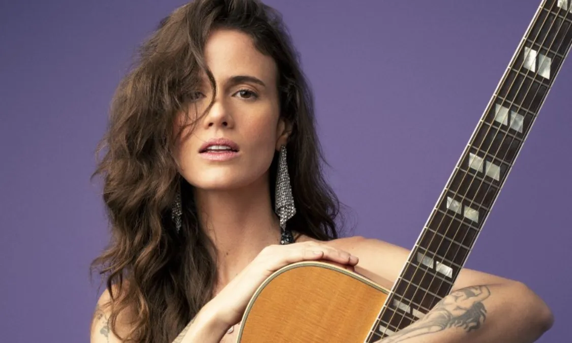 Ana Cañas faz show extra em homenagem a Belchior
