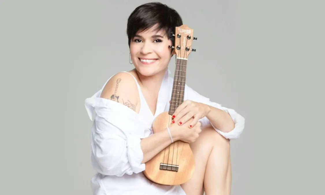 Cantora Thathi homenageia Marina Lima em show no Rubi