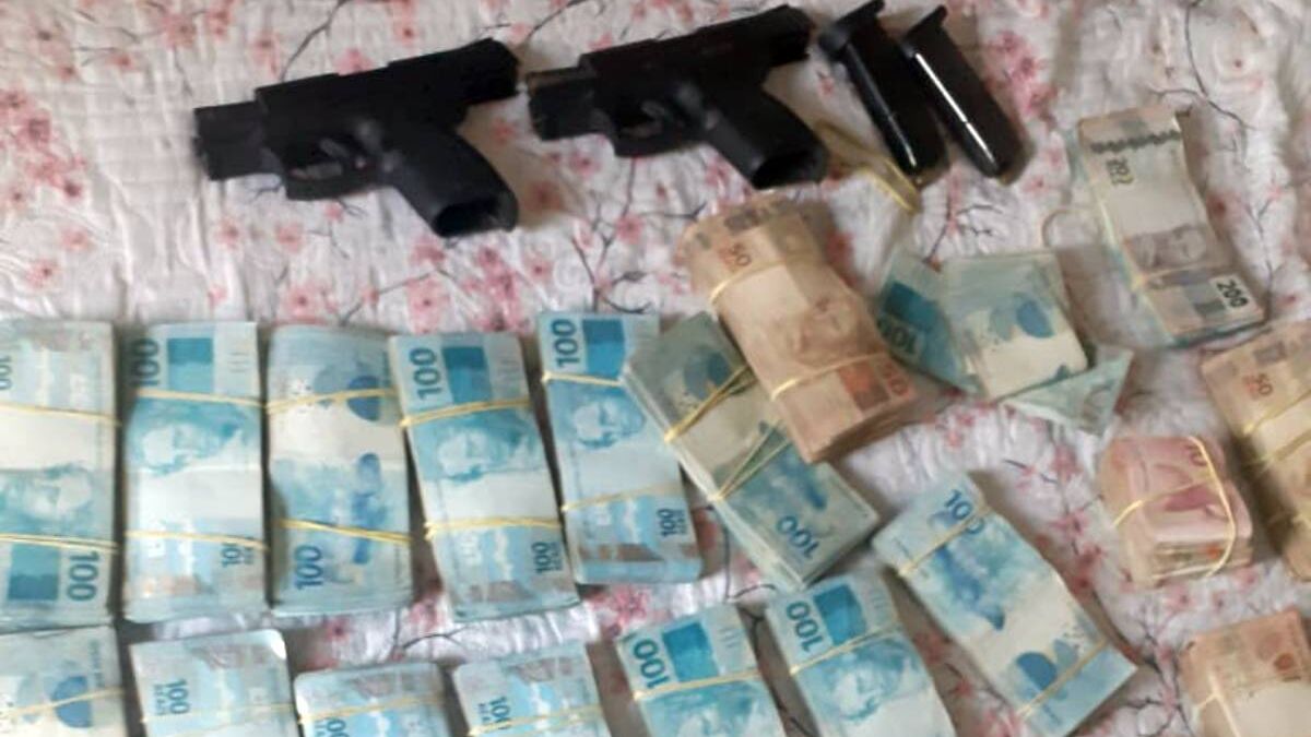 Ex Pm Flagrado Com Armas E R 260 Mil é Solto Após Pagamento De Fiança
