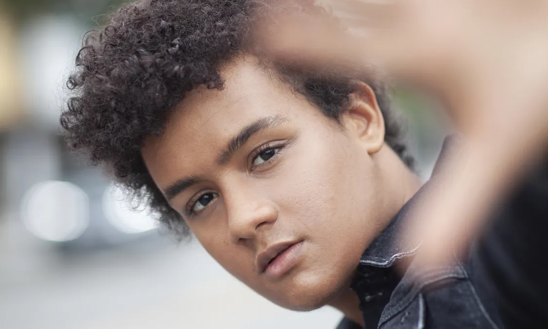 Lucas Deluti dá vida à personagem e música autoral integra trilha ...