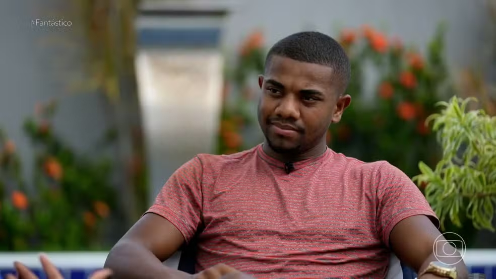 Davi volta a falar sobre relacionamento com Mani Rego: 'Procurei'