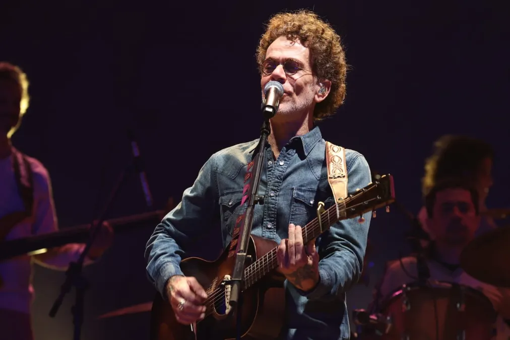 Nando Reis celebra disco inédito com show especial em Salvador