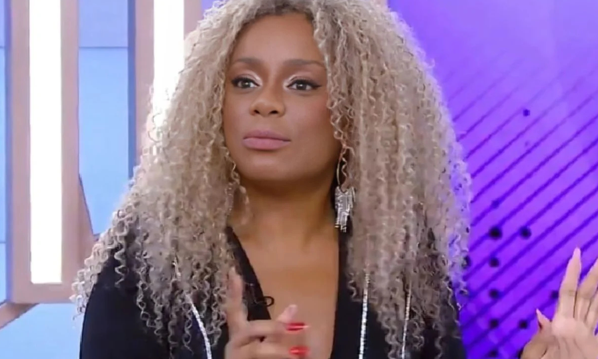 Cariúcha é detonada após aparecer 'deformada' no Fofocalizando; VEJA