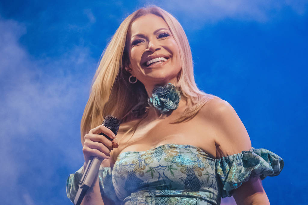 Solange Almeida faz show gratuito em Salvador neste domingo