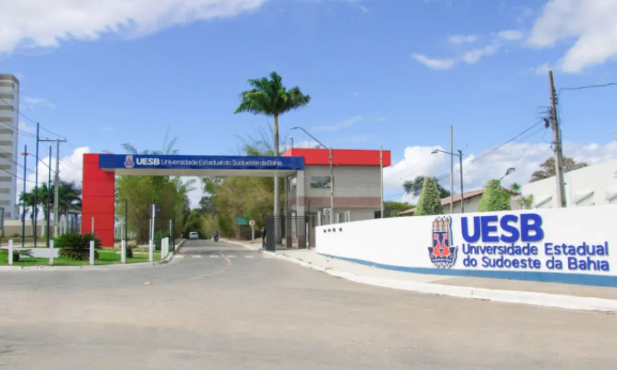 UESB abre 70 vagas para funções de nível médio e superior