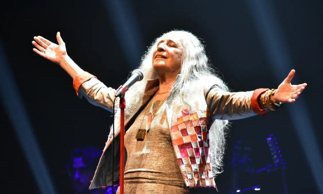 Maria Bethânia completa 60 anos de uma carreira repleta de sucessos