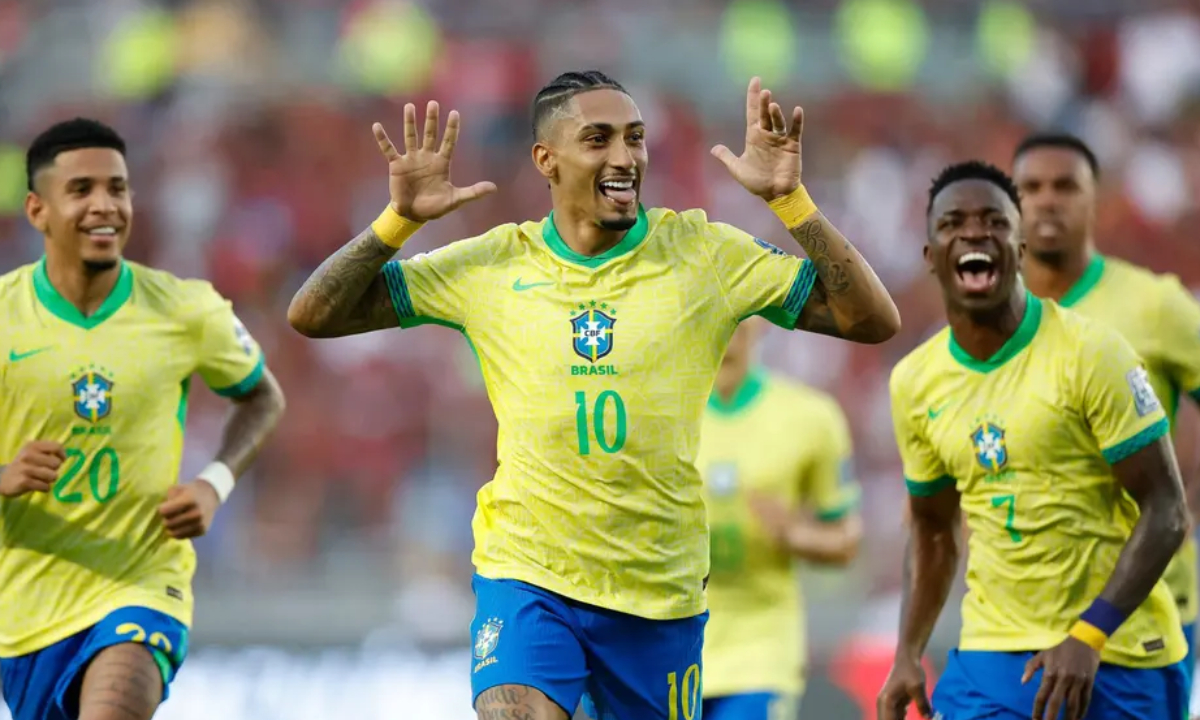 Raphinha diz que Seleção Brasileira vai 'dar porrada' na Argentina