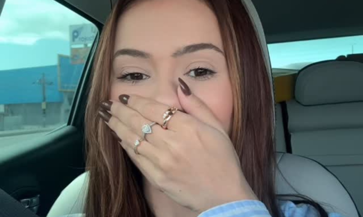 Casada, Mirela Janis é detonada ao expor convite para Rancho do Maia