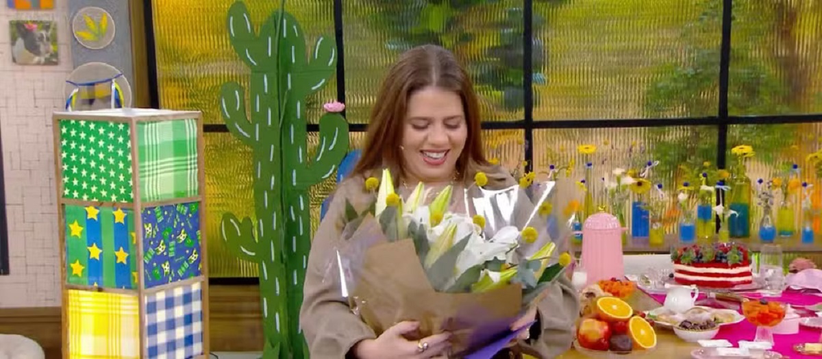Tati Machado emociona ao anunciar gravidez ao vivo no 'Mais Você'