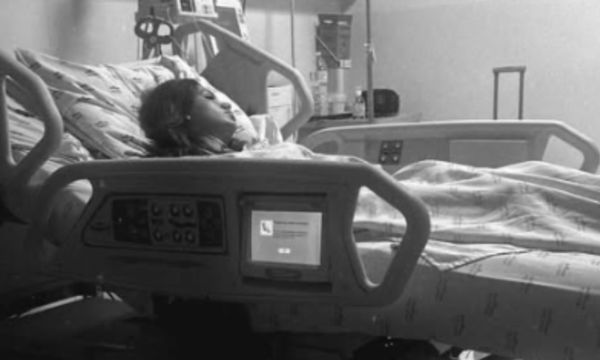 Vivi Wanderley expõe foto em hospital após término com Juliano Floss