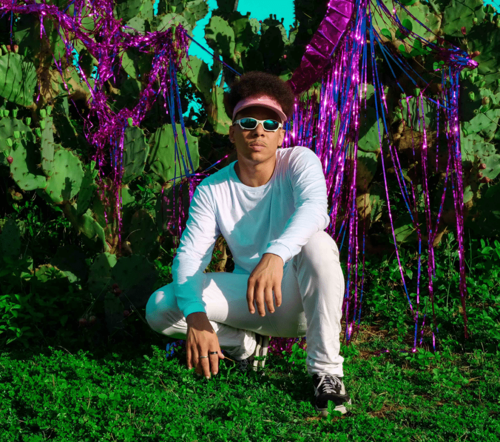 Rapper baiano Rei Lacoste lança projeto 'Festas Clandestinas' e ...