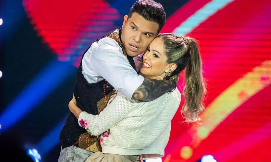 Assumiram? Tierry e Carla Bruno são flagrados aos beijos em hotel, diz ...