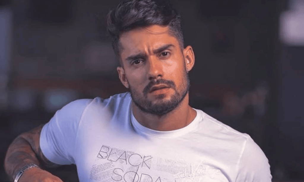 Ex-BBB Bil Araújo choca ao mostrar antes e depois de procedimentos ...