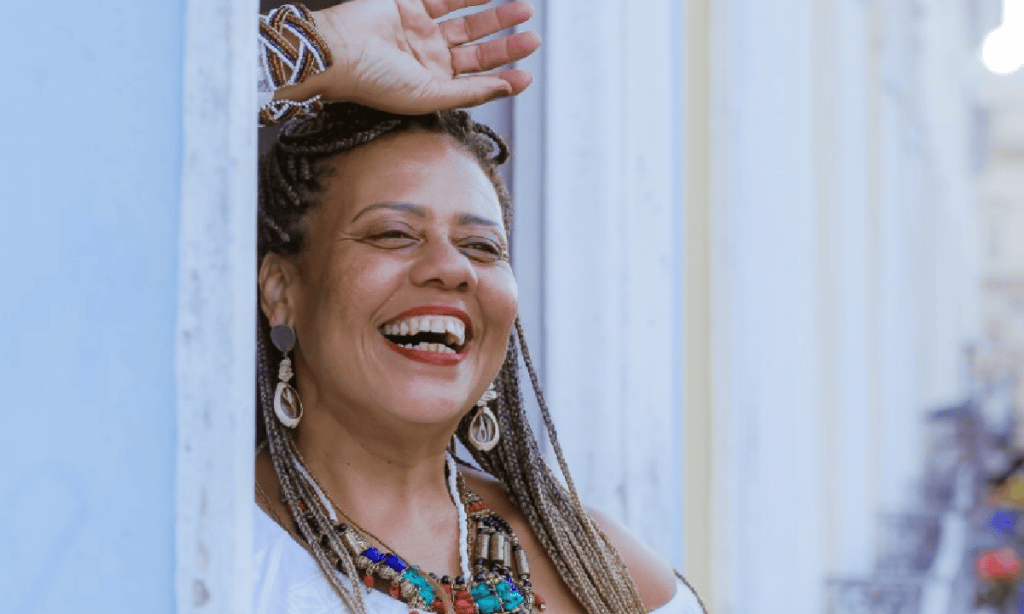 Cássia Valle lança livro e teatro infantil na Bienal do Livro Bahia